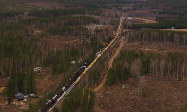 VR Transpoint introduces 1km-long, 80 wagon freight train into service